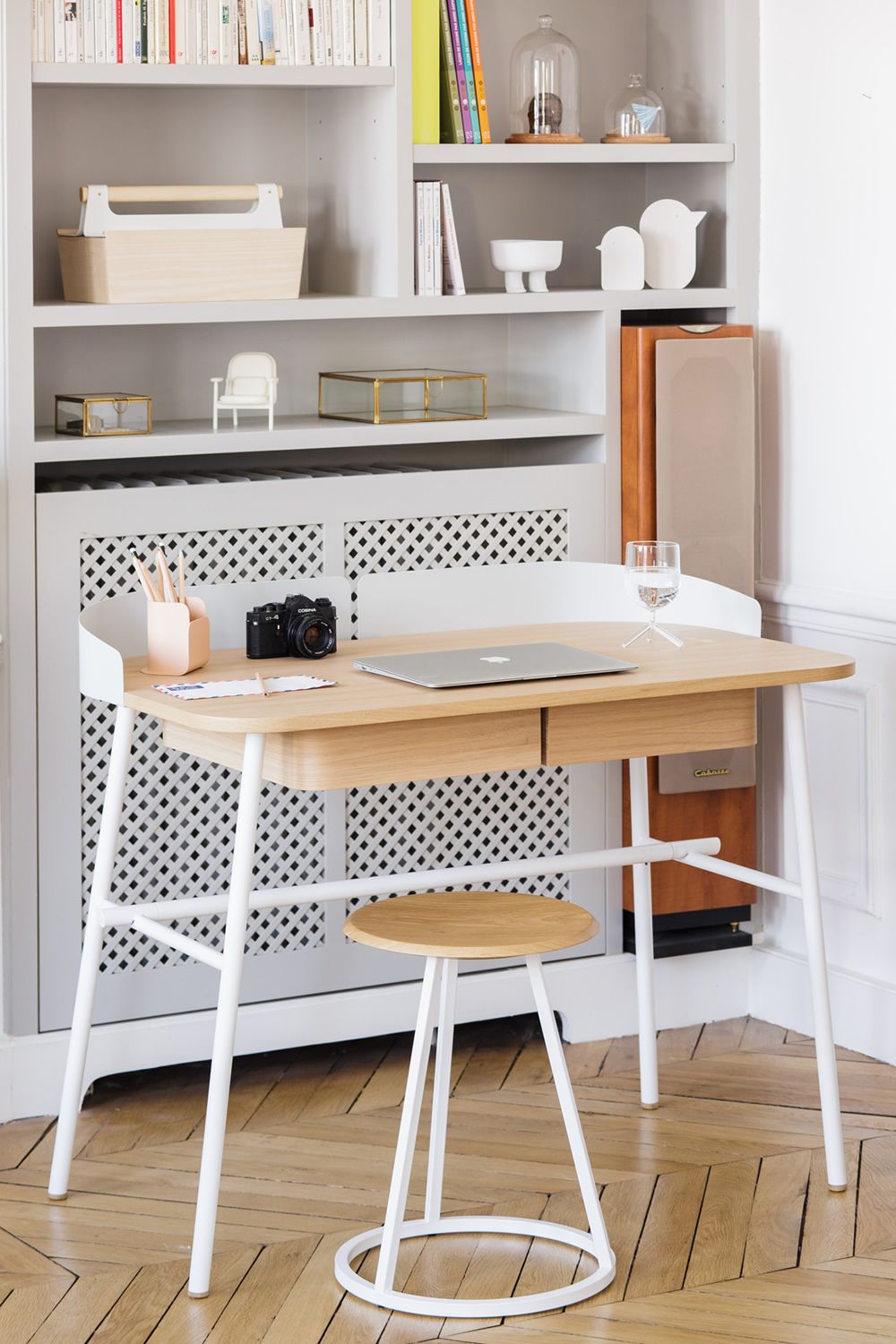 Victor: Design writing desk in metal and wood, with drawers ...
