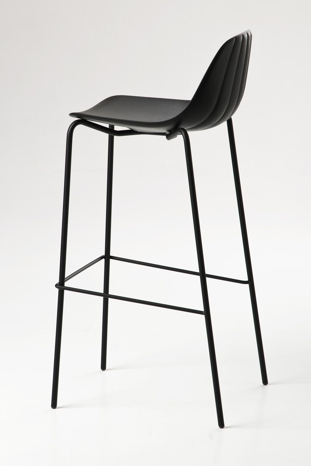 Babah SG: Tabouret Chairs&More, en métal et polyuréthane, disponible en ...