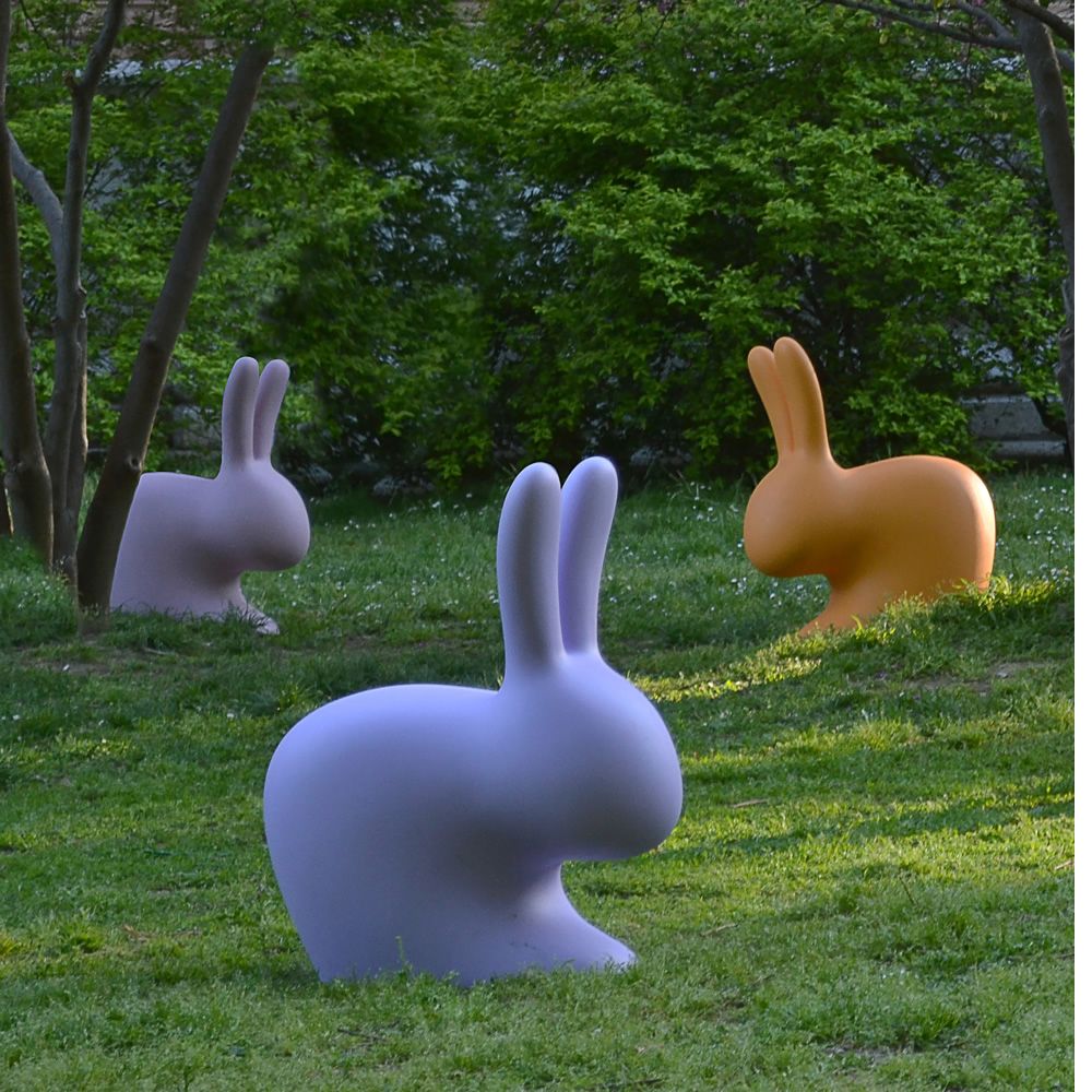 Rabbit Chair: Chaise Qeeboo en forme de lapin, en polyéthylène, aussi ...