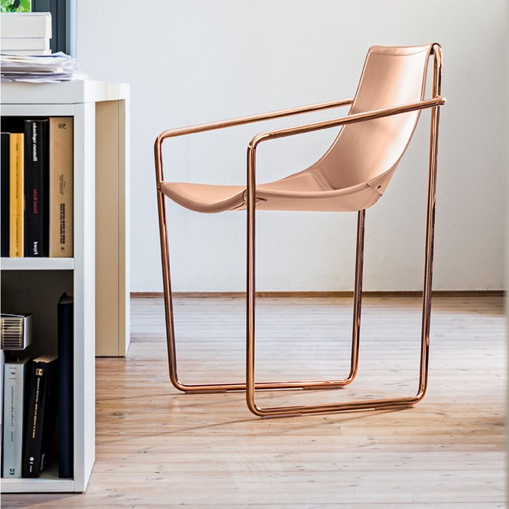 Apelle P - Sedia Midj con braccioli, in metallo e cuoio naturale - Sediarreda