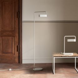 Scribe Floor - Lampadaire en métal de Bolia, à lumière orientable ...