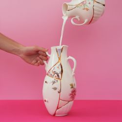 Kintsugi Vase - Jarrón de porcelana Seletti con inserciones doradas ...